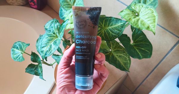 Clicks Detoxifying Charcoal Peel-off Face Mask Review Clicks Detoxifying Charcoal Peel-off Face Mask Review
